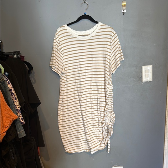 Universal Thread | Dresses | Universal Thread White And Tan Relaxed ...